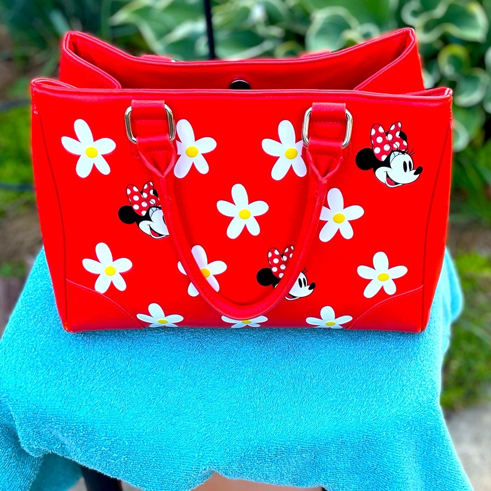 Minnie Mouse Og Heart Logo Daisy Red Loungefly Satche… - Gem